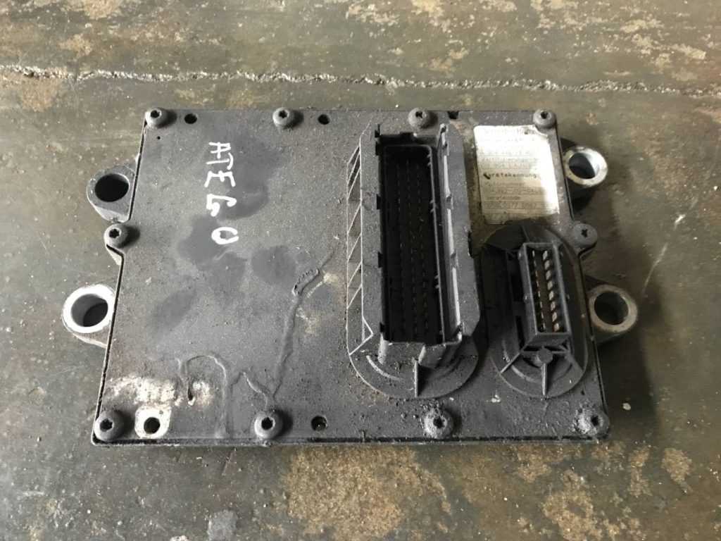 Mercedes-Benz engine OM904LA control unit - MANUKAS